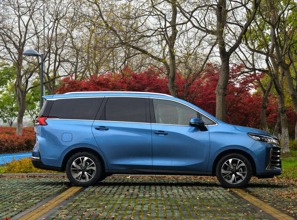 SAIC Maxus MAXUS G50 PLUS, starting from 109,800, wheelbase 2 meters 8 ...