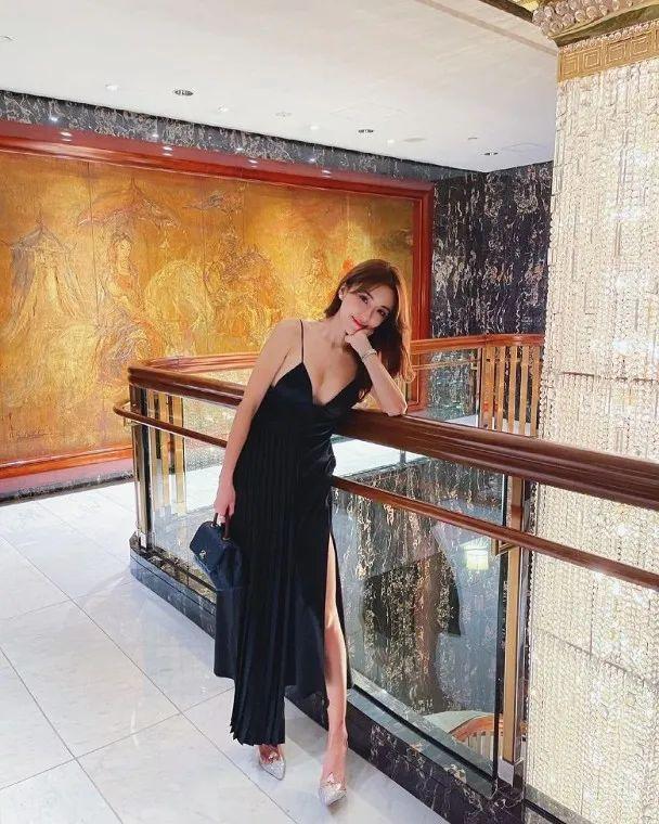 In the first round of interview for Miss Hong Kong in 2021, Chen Shiqi ...