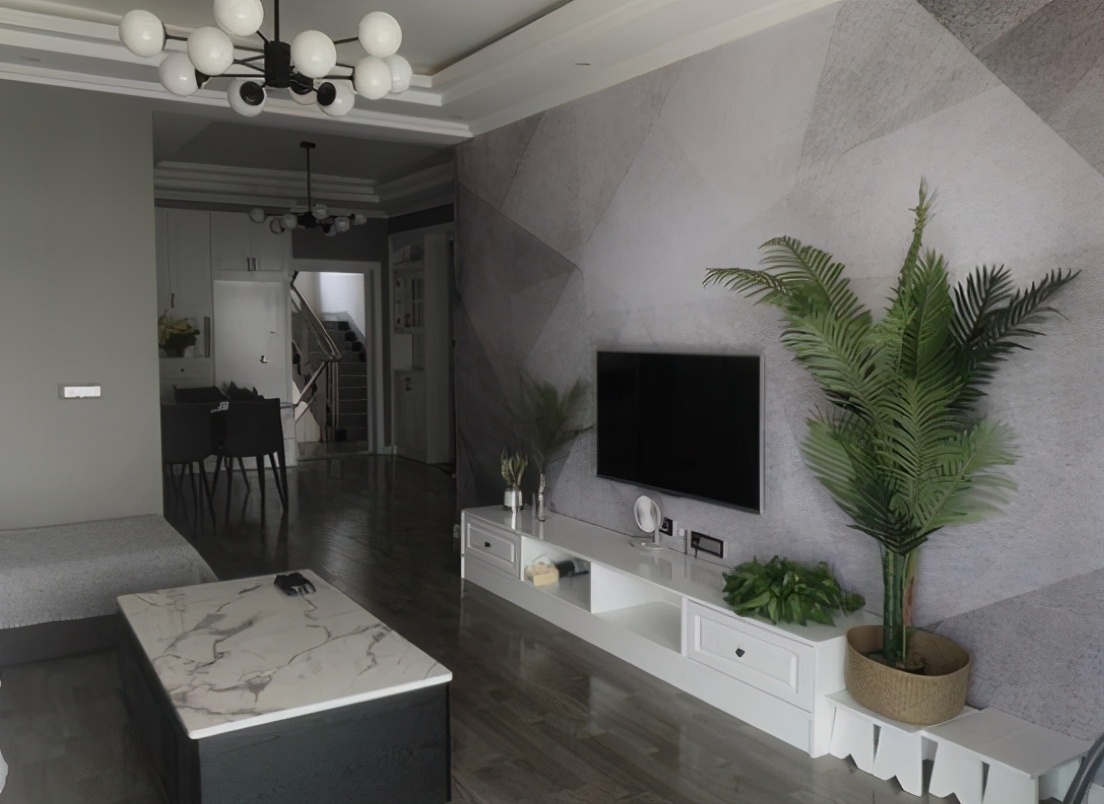 The 77-square-meter renovation cost 180,000. My friends said I'm not a ...