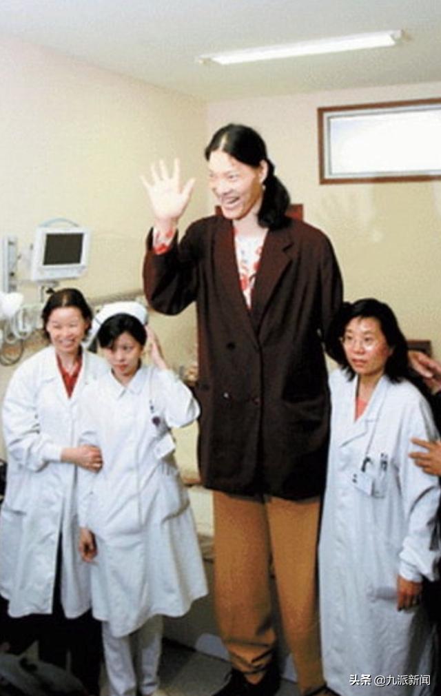 A 24-year-old girl from Turkey becomes the tallest woman in the world ...