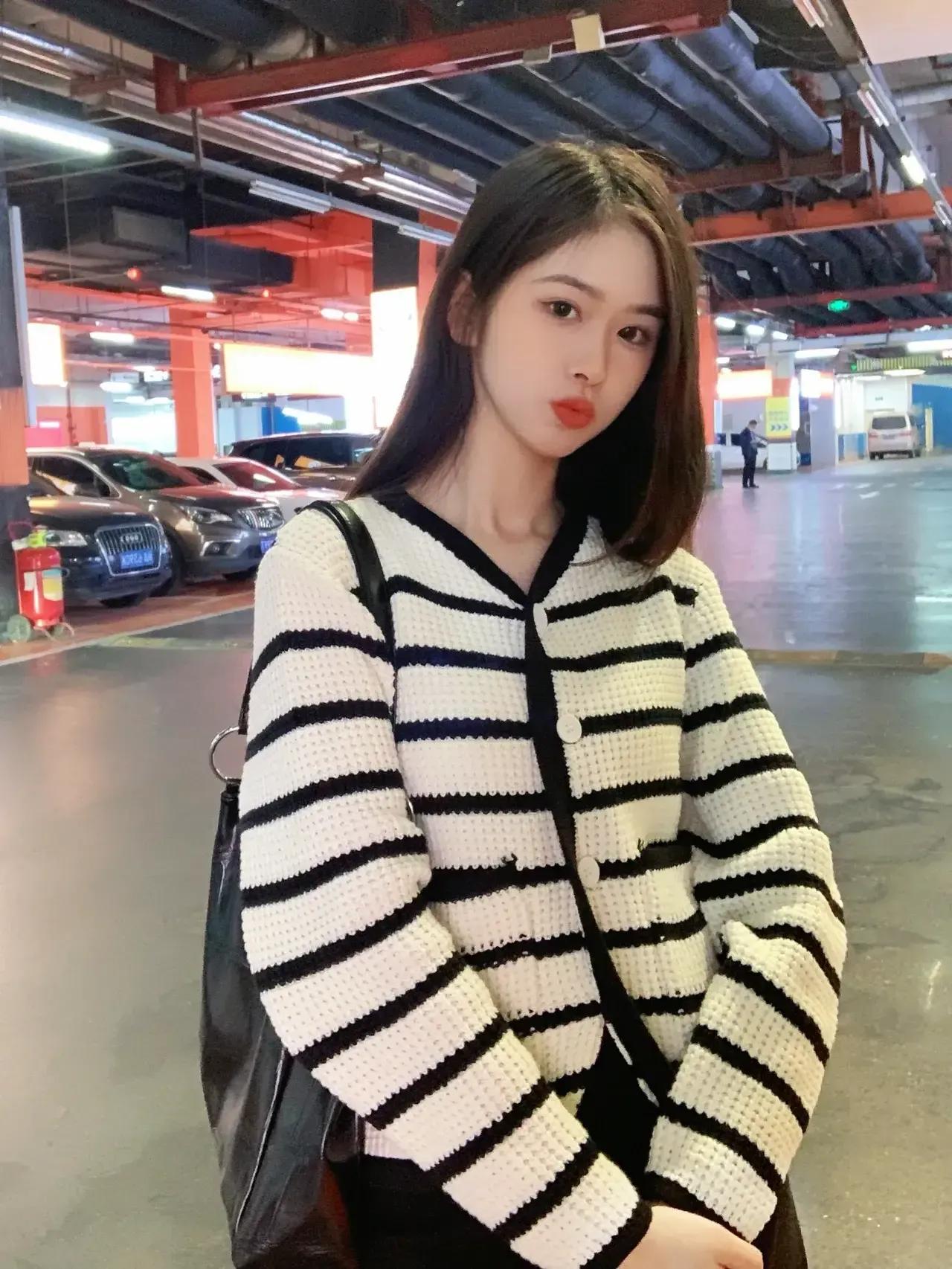 Su Yan goddess leisure and photo sharing - iNEWS