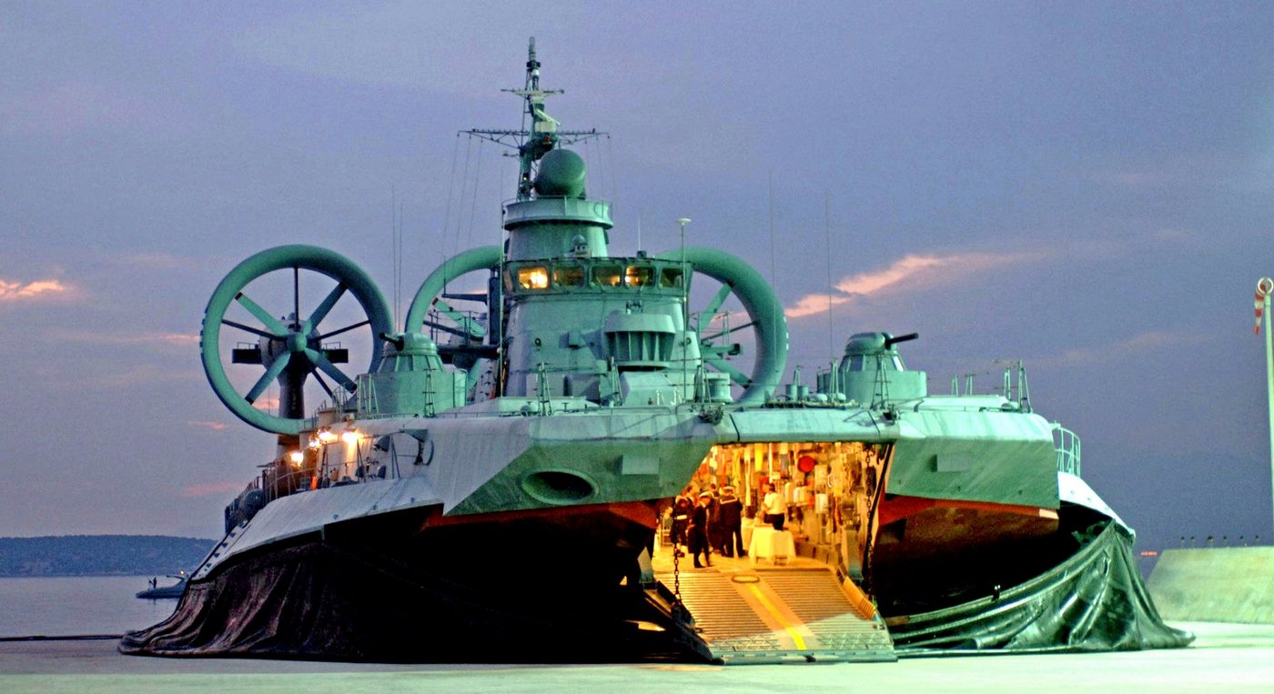 Picture of the European Bison 100, the air cushion landing ship that ...