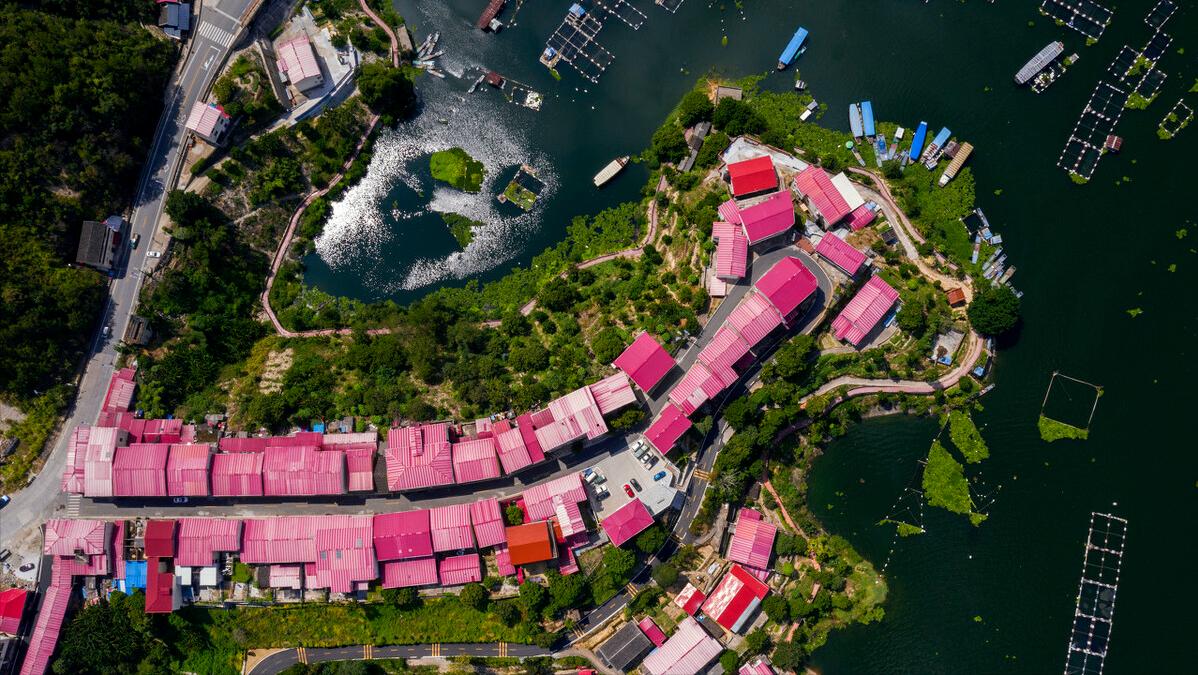 The small town of Fuzhou is said to be a fairyland, "the Potala Palace ...