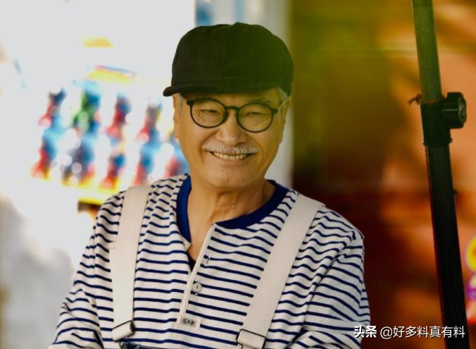 What is the relationship between Hou Shanyan buying the red girl and ...