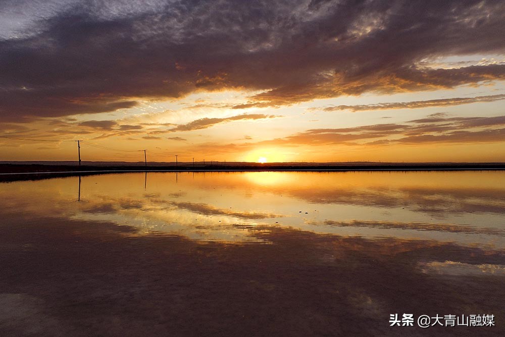 Ordos, Inner Mongolia: The ancient salt lake plays a beautiful plateau ...