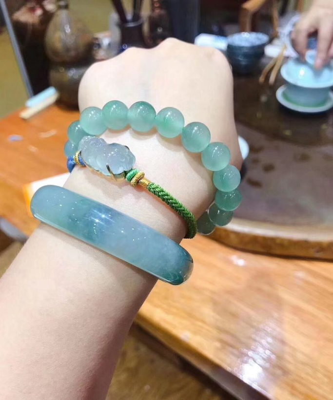The way to wear a jade bracelet is exquisite, why can't it be worn on ...