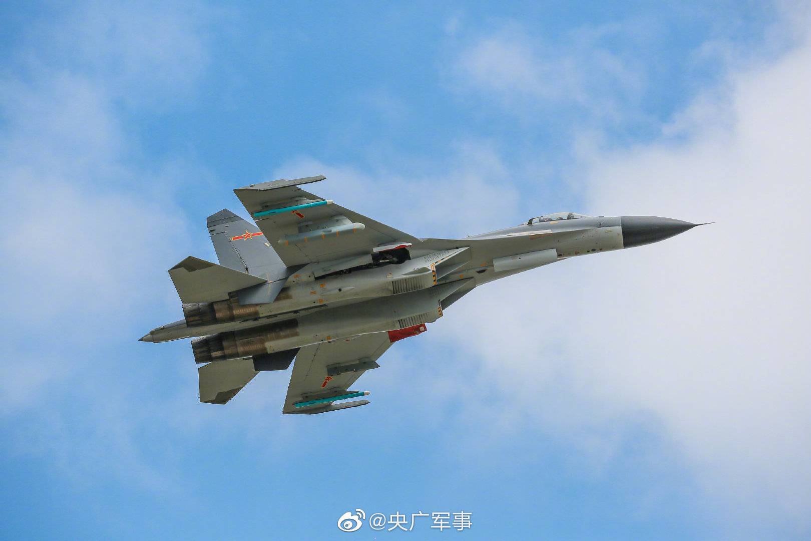 The actual combat flavor is heavy!F-11B equipped with electronic ...