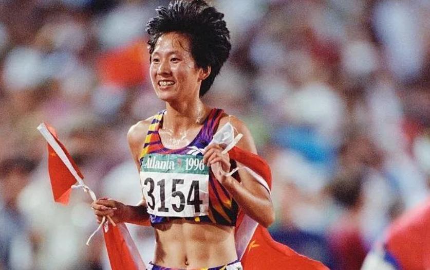 Track and field champion Wang Junxia: Three marriages and two "scumbags ...