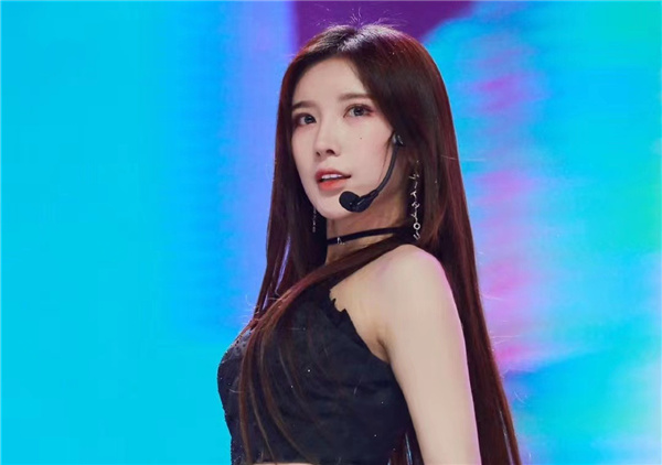 The love affair between Dai Yanni and Zhang Yijie is exposed?Playing ...