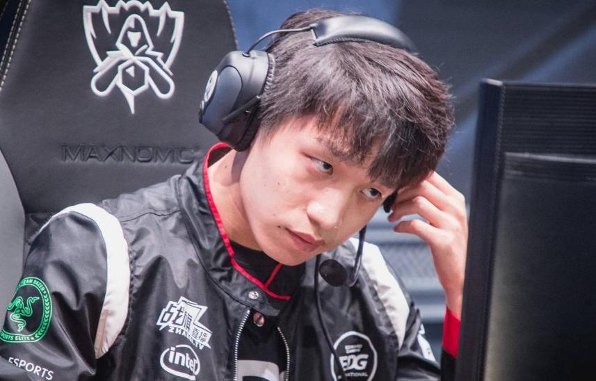 LPL's first European server king is born!Junjia is like drinking water ...