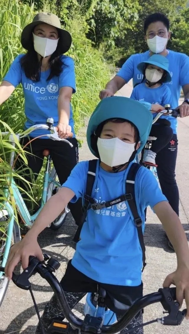 I ran into Guo Jingjing's family cycling in the mountains. Su Yan ...