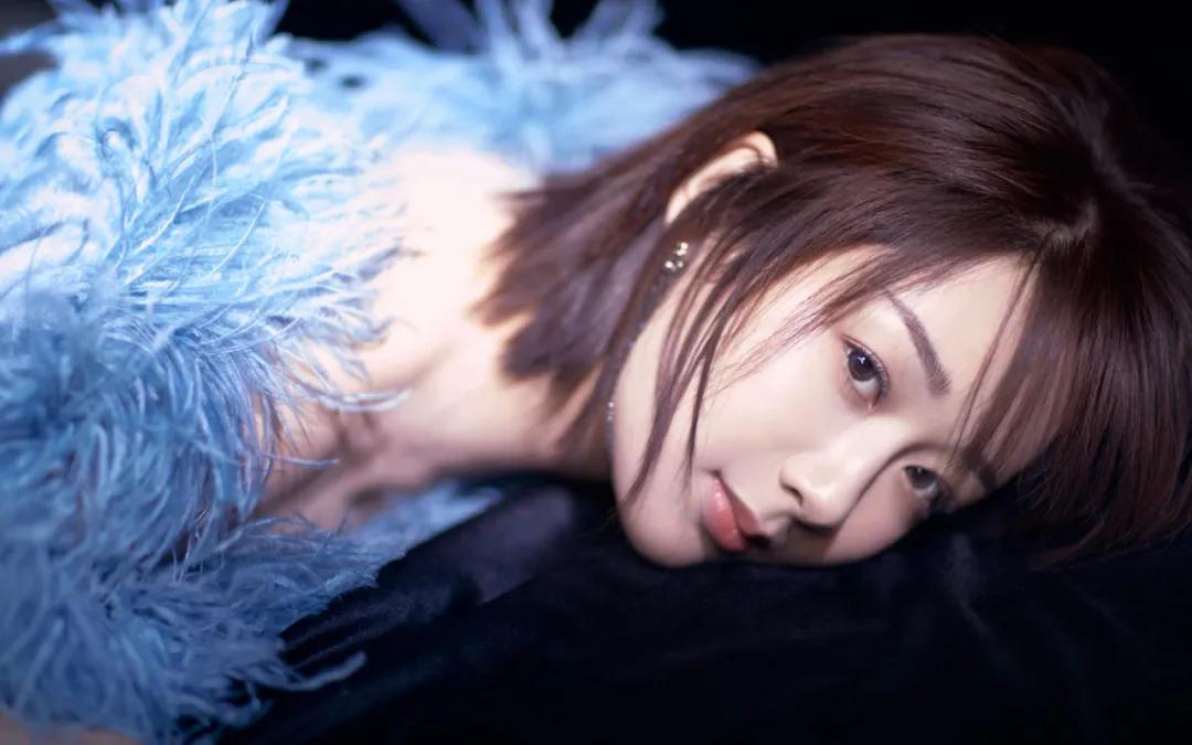 "Tong Yan couple" sprinkled sugar again!Yang Zi celebrated Li Xian's ...