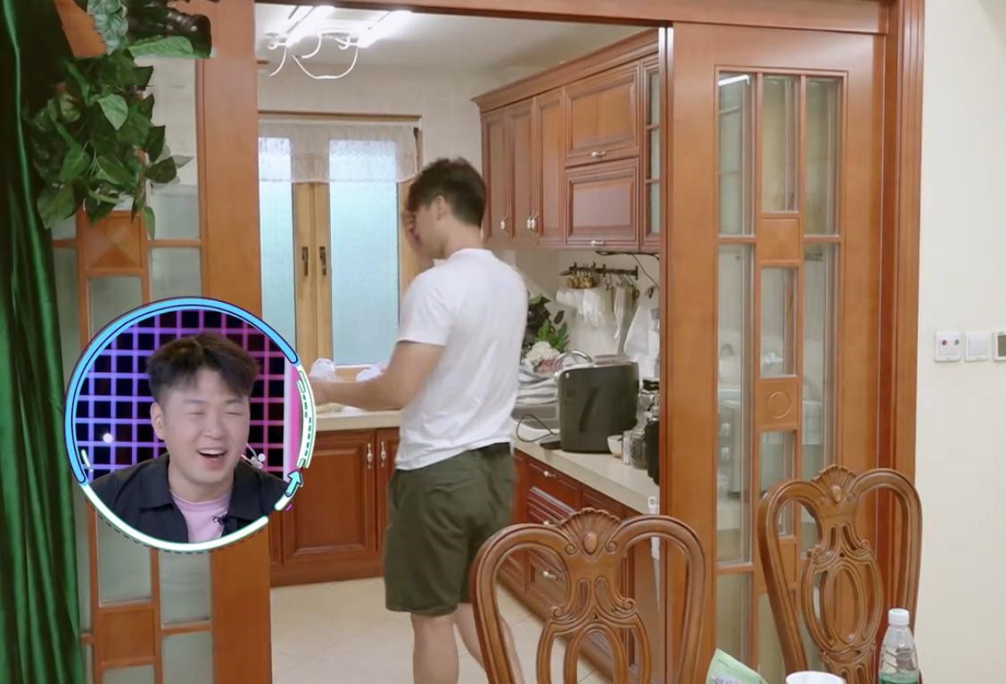 The homes of Ling Xiaosu and Tang Yifei are full of greenery, and they ...