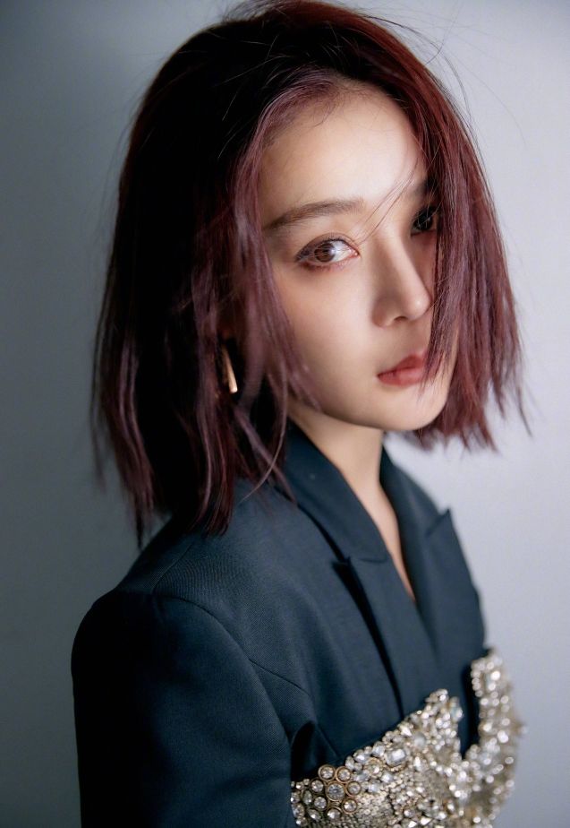 Short hair: Yang Zi, Li Qin, Zhou Dongyu, Zhao Liying, Yang Mi, Gao ...