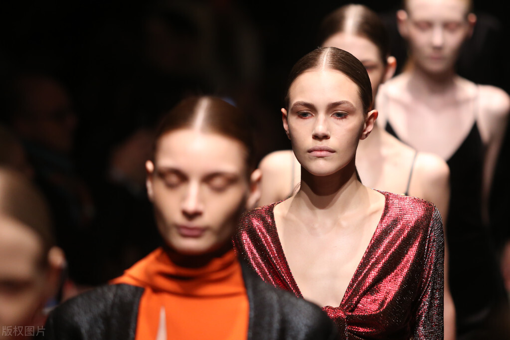 Who is the most wanted feature of your phone - iNEWS