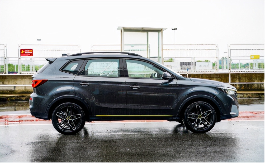 The new Roewe RX5 PLUS or Geely Boyue PRO? - iNEWS