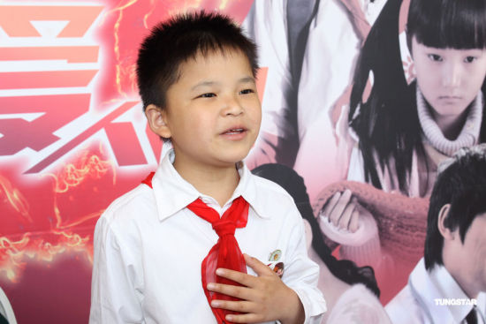 Little hero Lin Hao: He was praised for carrying his classmate from the ...