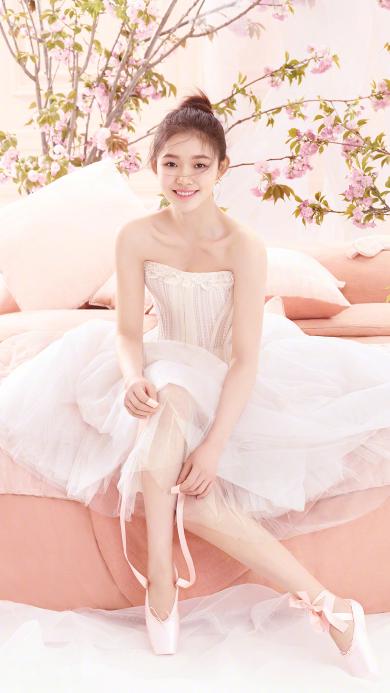 Celebrity Legs Picture-Lin Yun - iNEWS