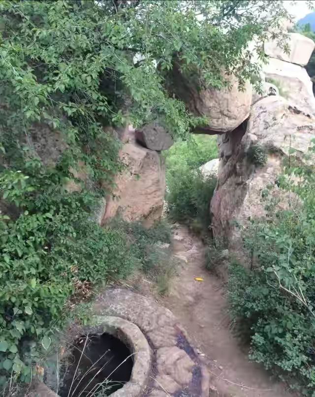 Baofeng Mountain, Xinyi Town, Lishidong, Luliang City, Shanxi Province ...