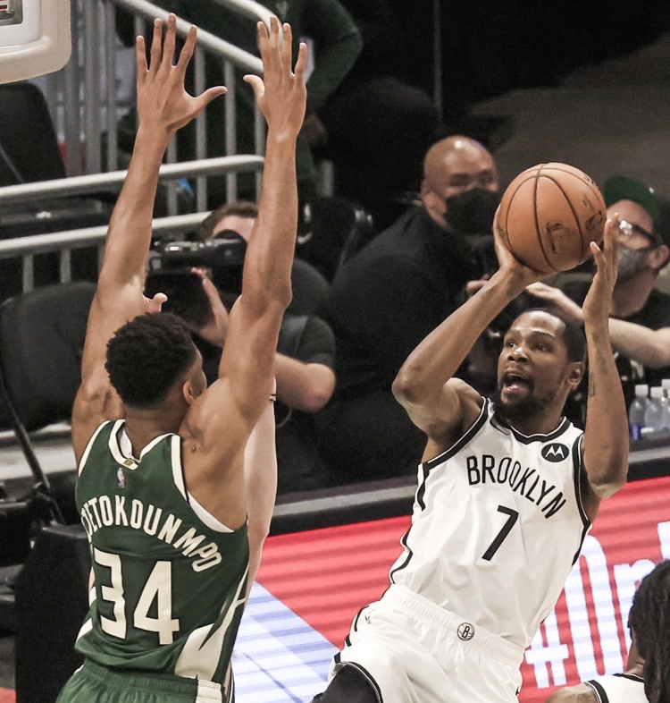 After being blown up by Durant again, Fry said that Antetokounmpo is ...