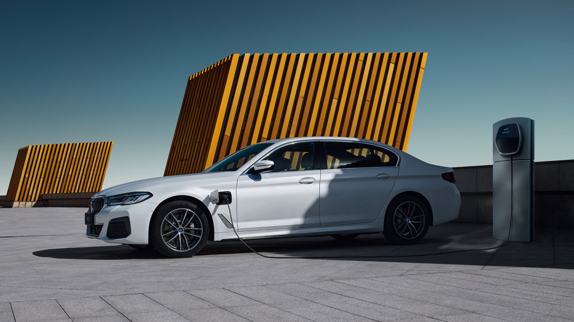 BBA immortal fights, 56E adds a newcomer!Have you hit the 2021 BMW 5 ...