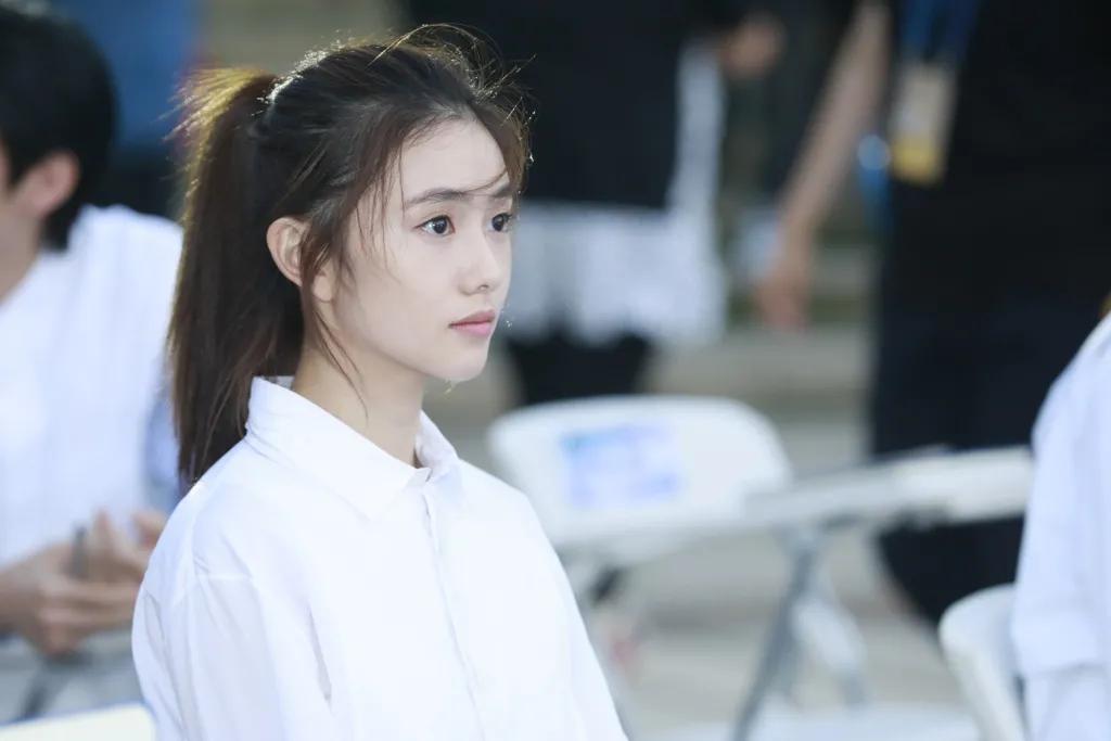 Little gossip, Yang Zi, Wu Xuanyi, Li Yitong, Liu Haocun - iNEWS