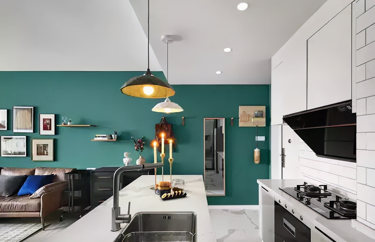 A small space of 50 square meters is transformed into a large space ...