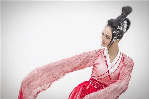 30-year-old "Little Yang Mi" Luo Wenbo became famous overnight with the ...