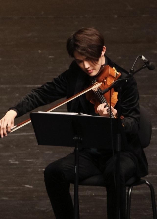 Who is Li Bingxi after 95?Debut with her 8-year-old girlfriend Zhang ...