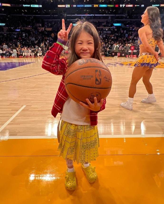 Edison Chen was met by chance while watching NBA football. At 41 years ...
