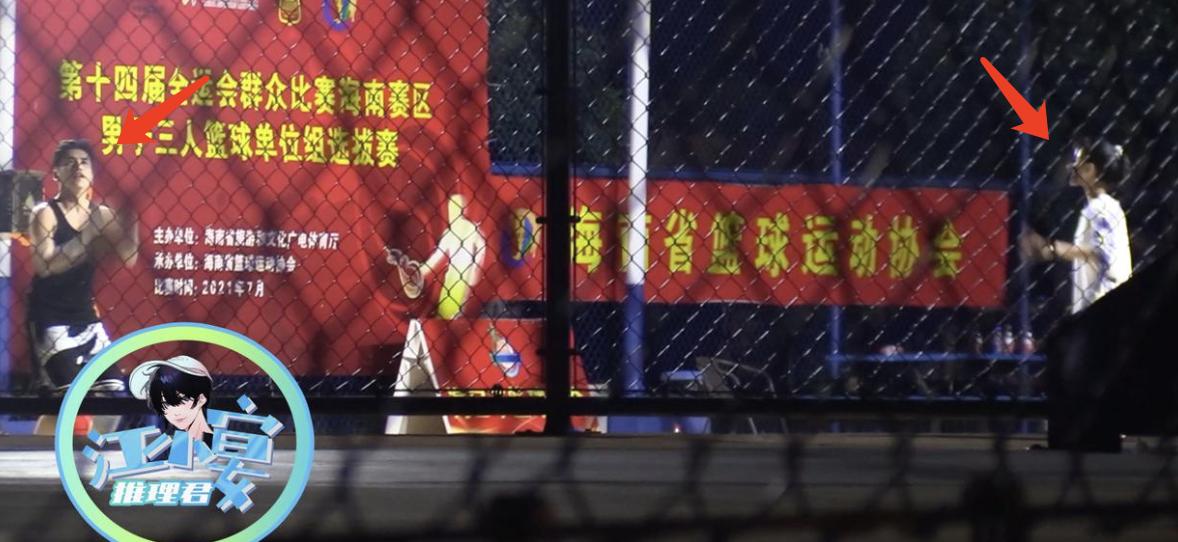 Wang Dalu was filmed on a date again, teaching his girlfriend to play ...