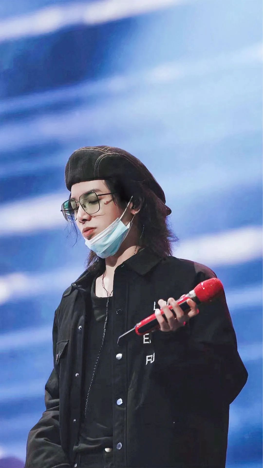 Singer Hua Chenyu Live on the double 11 carnival night stage, the next ...