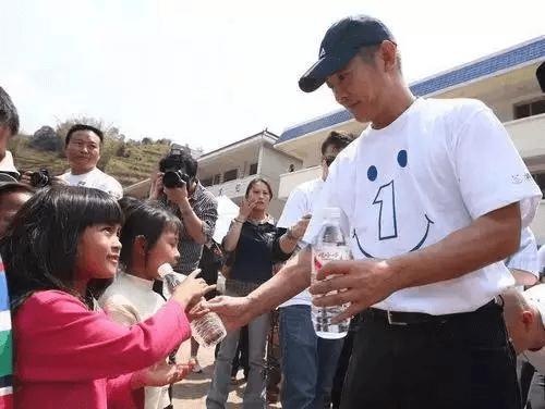 Chow Yun-fat Jet Li said that a hundred years later, he would donate ...