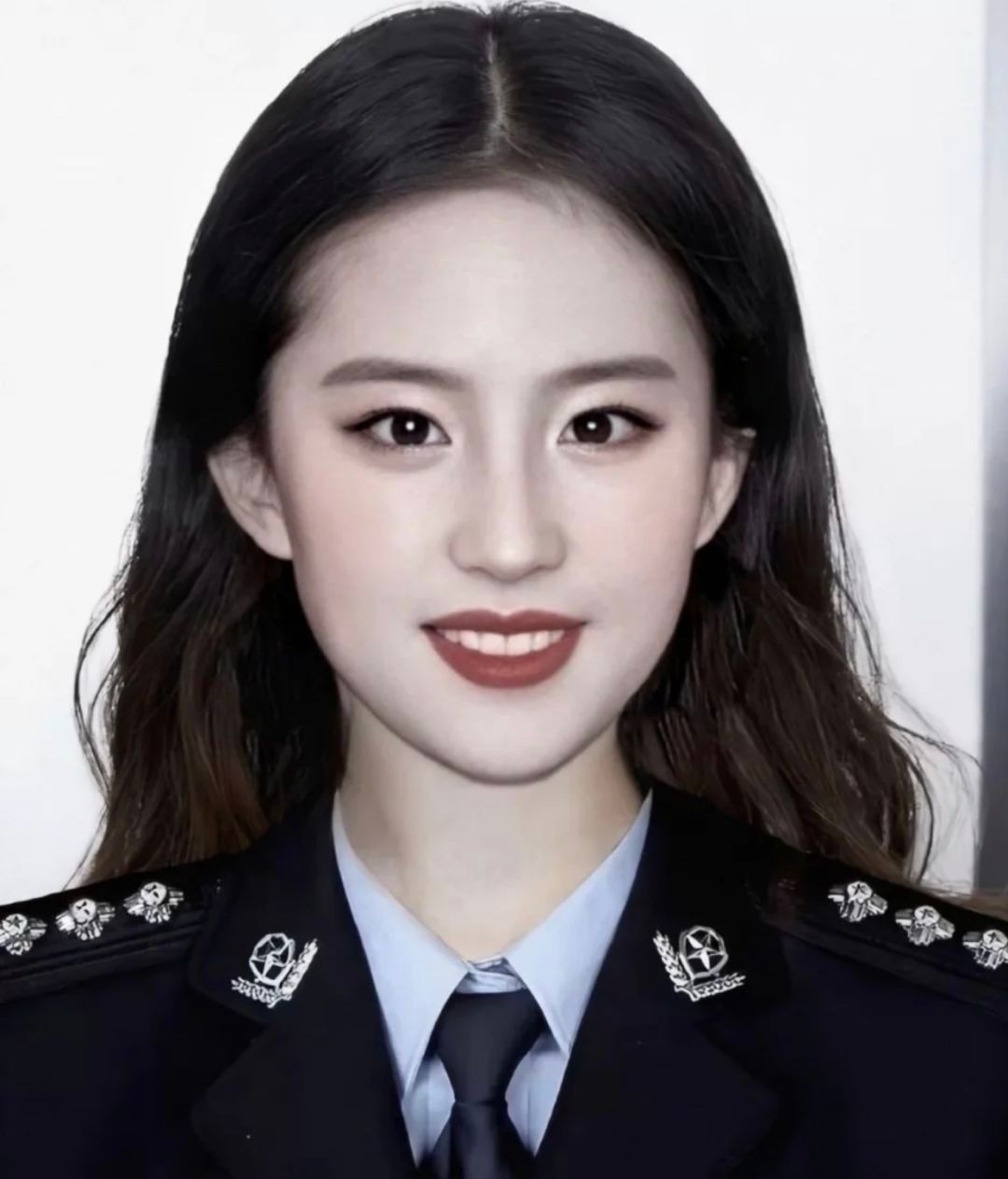 Celebrity ID photos, handsome guys and beautiful women are very seductive - iNEWS