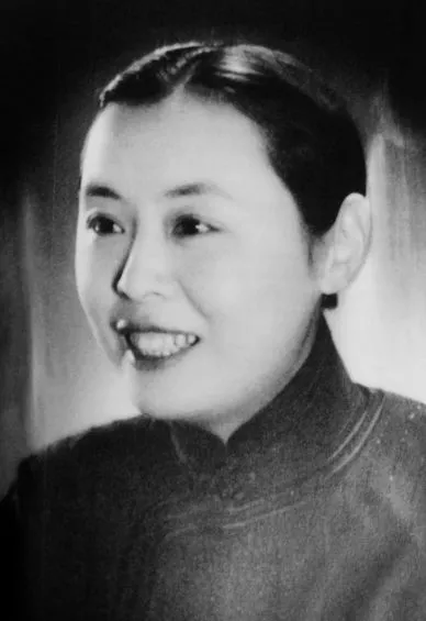 Zhang Youyi: After getting rid of the scumbag husband, she turned ...