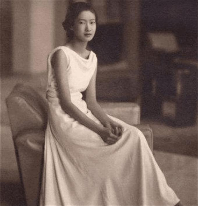 Vietnam's beautiful queen Nguyen You Lan: The king promised her to be ...