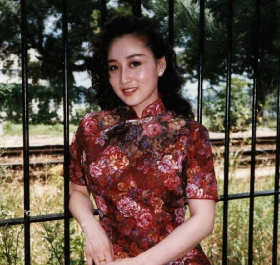 How beautiful was Lizhi when he was young?Jet Li abandoned her son for ...