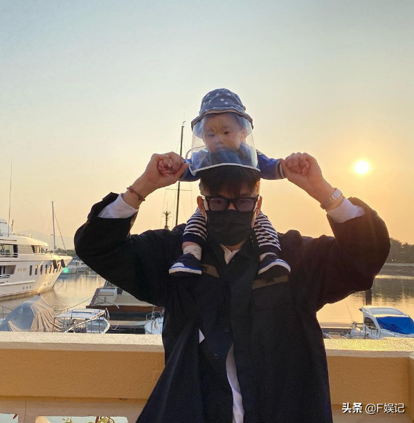 Chen Shancong's son showed a smile to Huang Zhiwen, Yao Ziling, Zhao ...