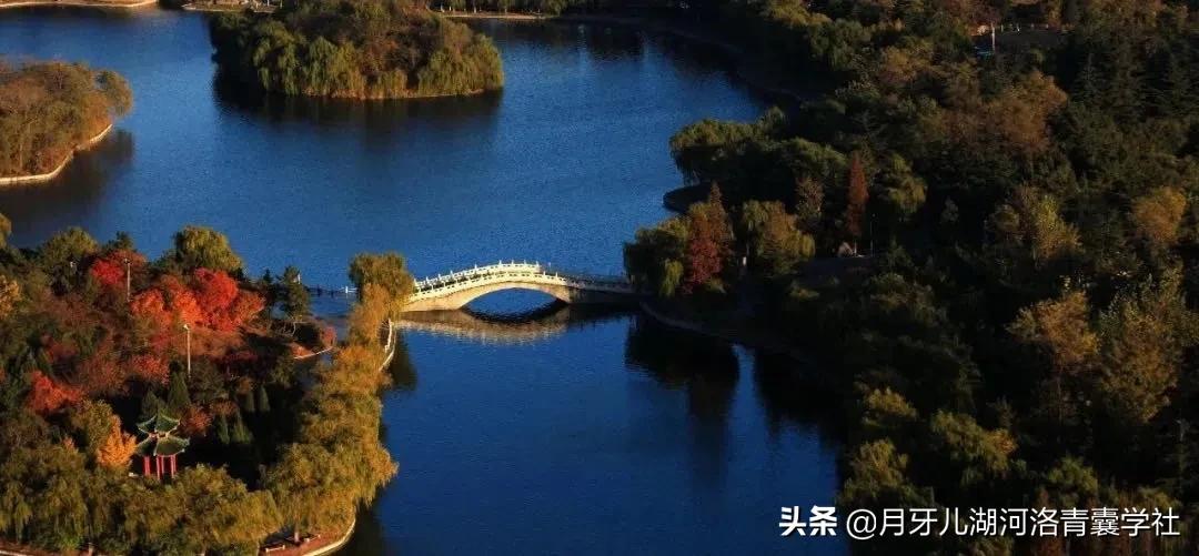 Dongyuan emphasizes yang qi in the spleen and stomach, and uses wind ...