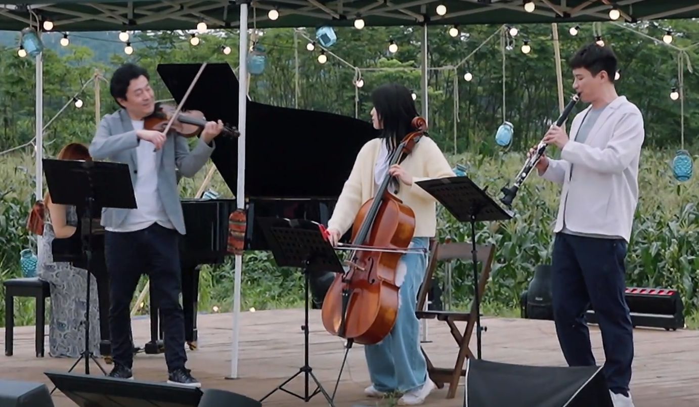 Tian Ye Ditou's concert-a longing life - iNEWS