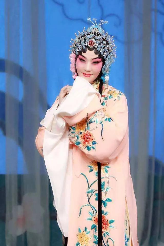 The transfer of Peking opera actors Li Shengsu, Chi Xiaoqiu, and Zhang ...