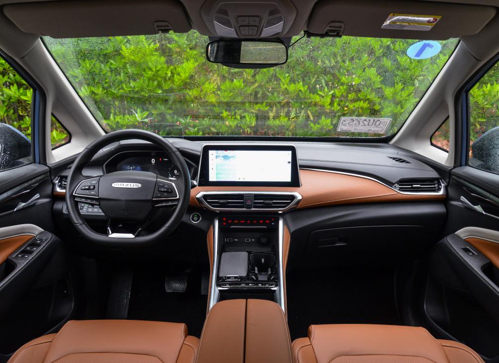 SAIC Maxus MAXUS G50 PLUS, starting from 109,800, wheelbase 2 meters 8 ...
