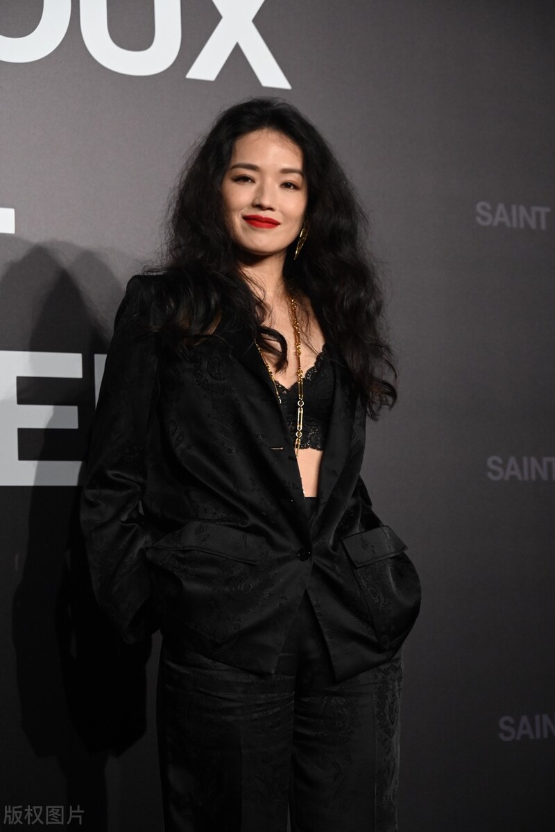 Shu Qi is indeed a model. She wears a suit and lace underwear, and her ...