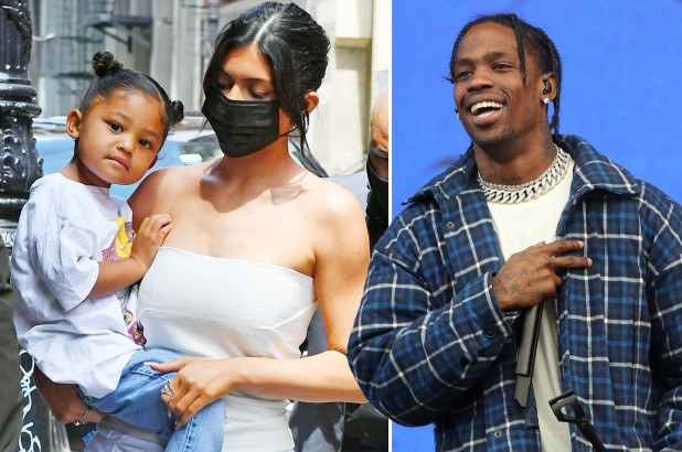 Kylie Jenner made her debut in New York with her baby in one hand ...