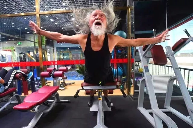 "Doting Wife and Devil" Wang Deshun: Adhere to fitness for 35 years, 85 ...