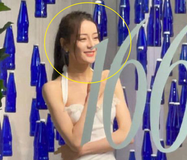 The 29-year-old Reba's live photo was exposed, and he got up and ...