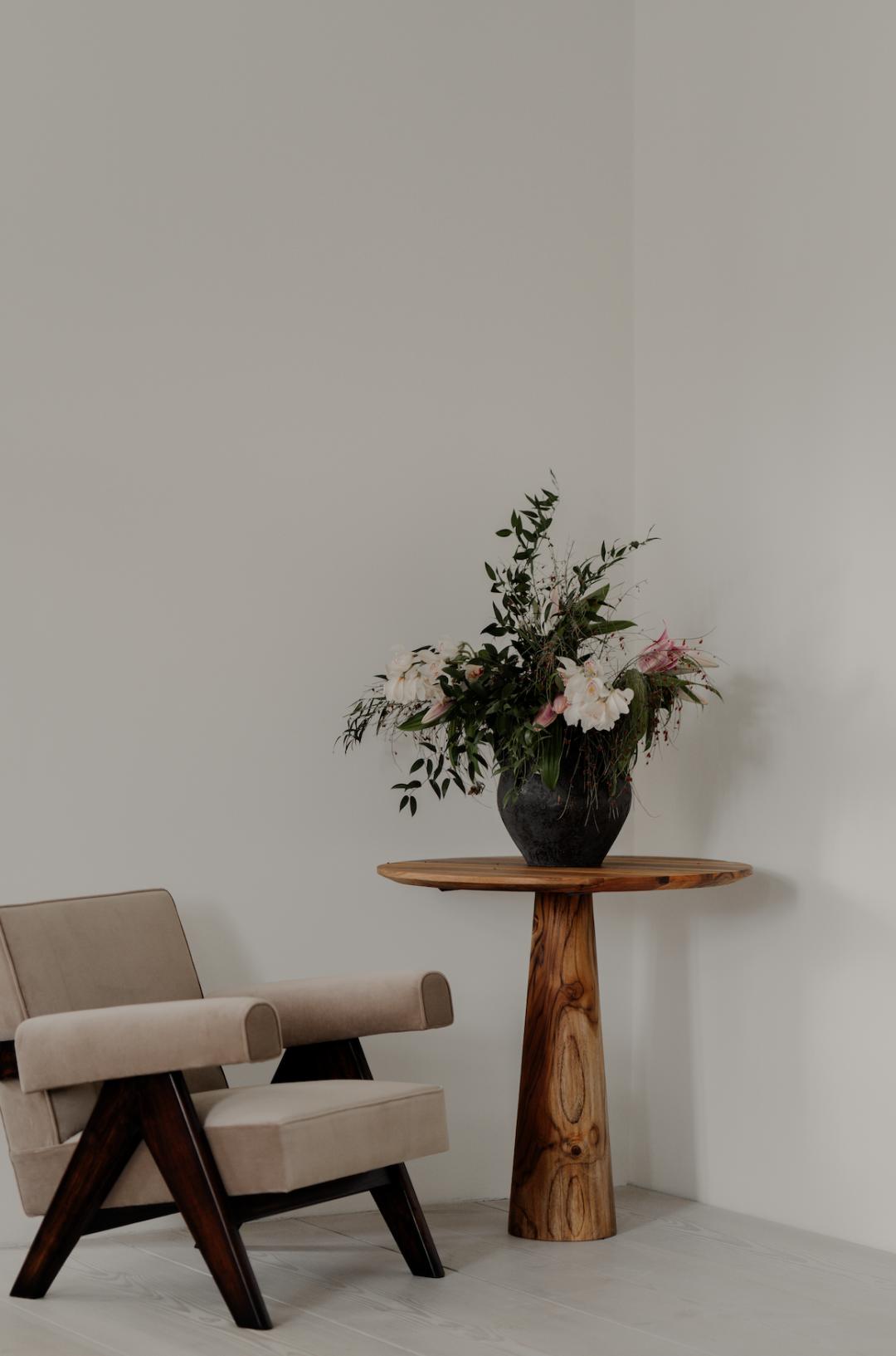 Mikey Estrada / Spiritual minimalism is true freedom - iNEWS