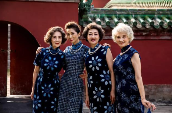 72-year-old grandmother Han Bin, 65-year-old French lady Ros, when the ...