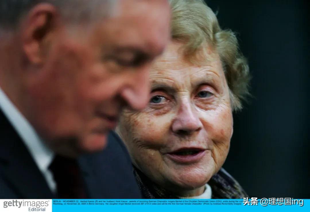 Merkel's resignation is imminent: from "little girl" to "German mother ...