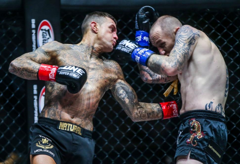 ONE Championship kick boxing legend veteran, how many people can ...